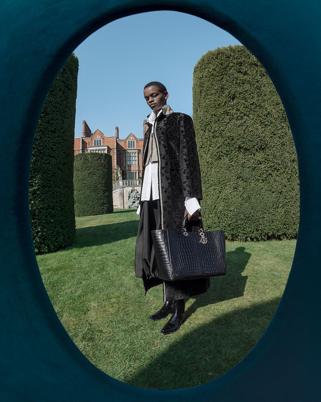 Autumn-Winter 2025-2026 Women's Campaign - news-savoir-faire - Fashion ...