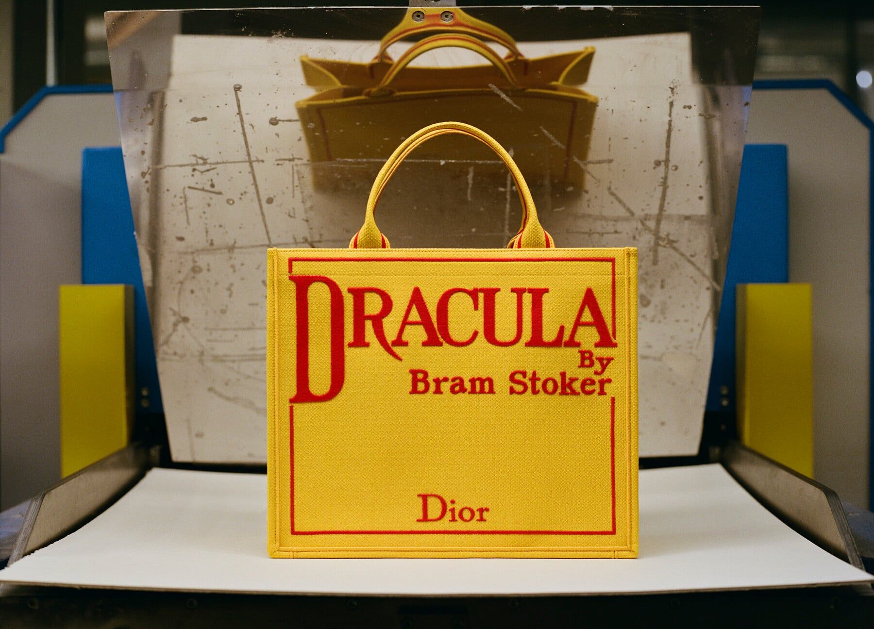 Book Tote Dracula - news-savoir-faire - Fashion & Accessories | DIOR