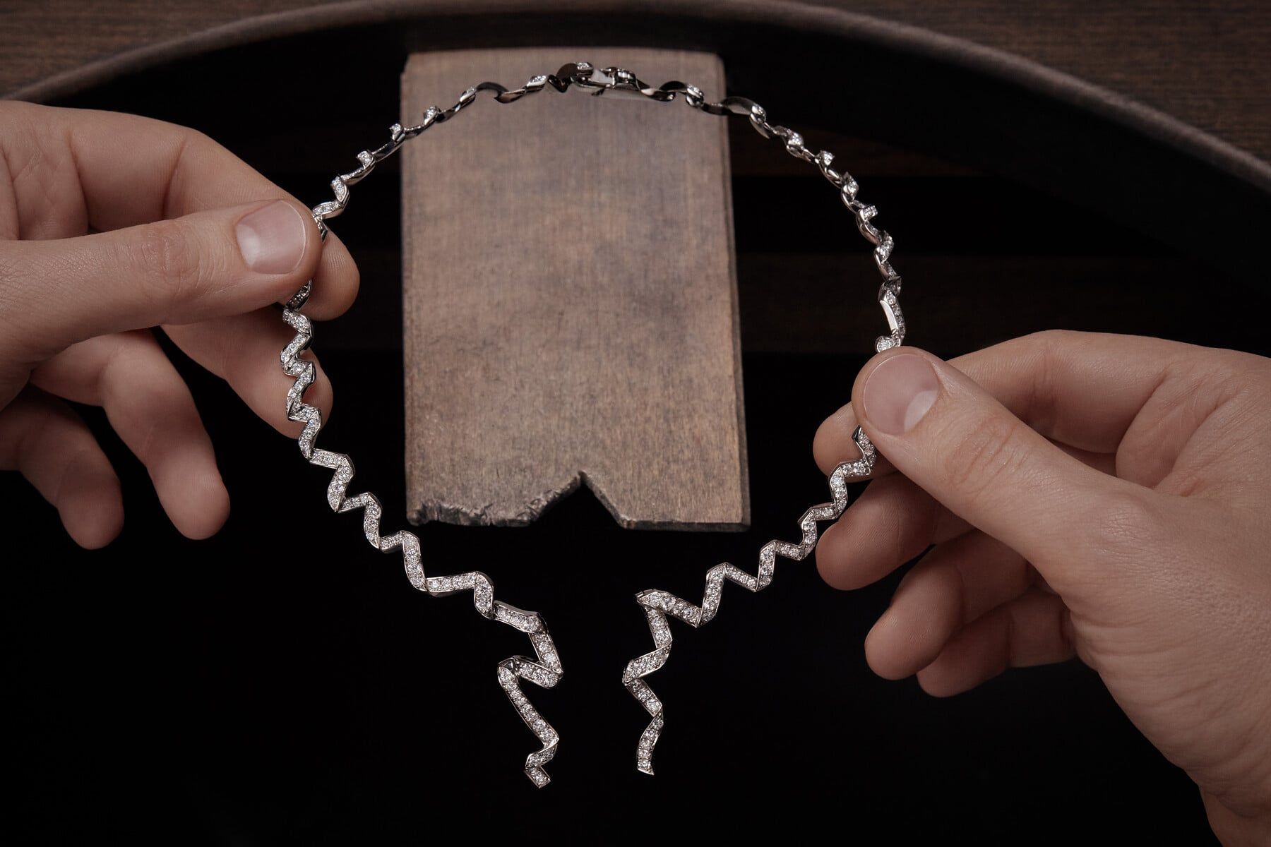 The Diorama Necklace - news-savoir-faire - Fashion & Accessories | DIOR