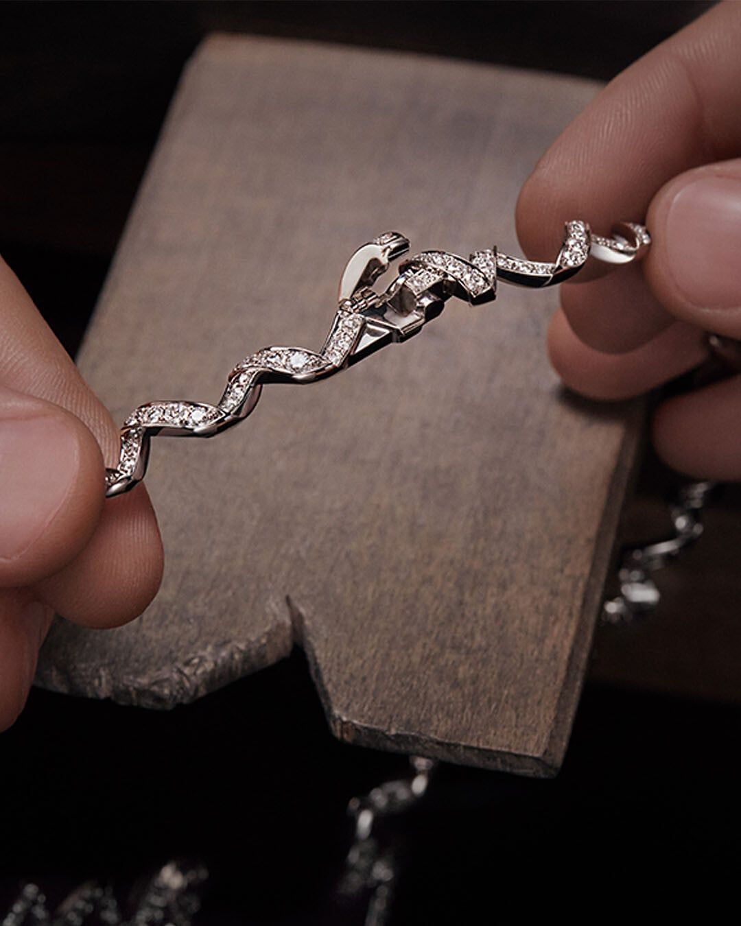 The Diorama Necklace - news-savoir-faire - Fashion & Accessories | DIOR