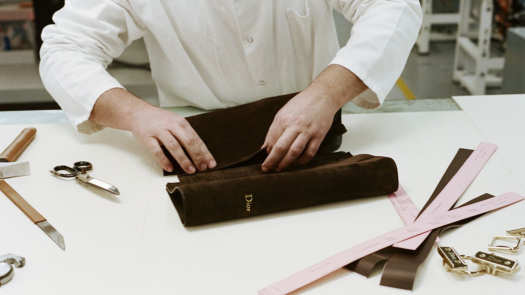 The Diorly Bag - news-savoir-faire - Fashion & Accessories | DIOR