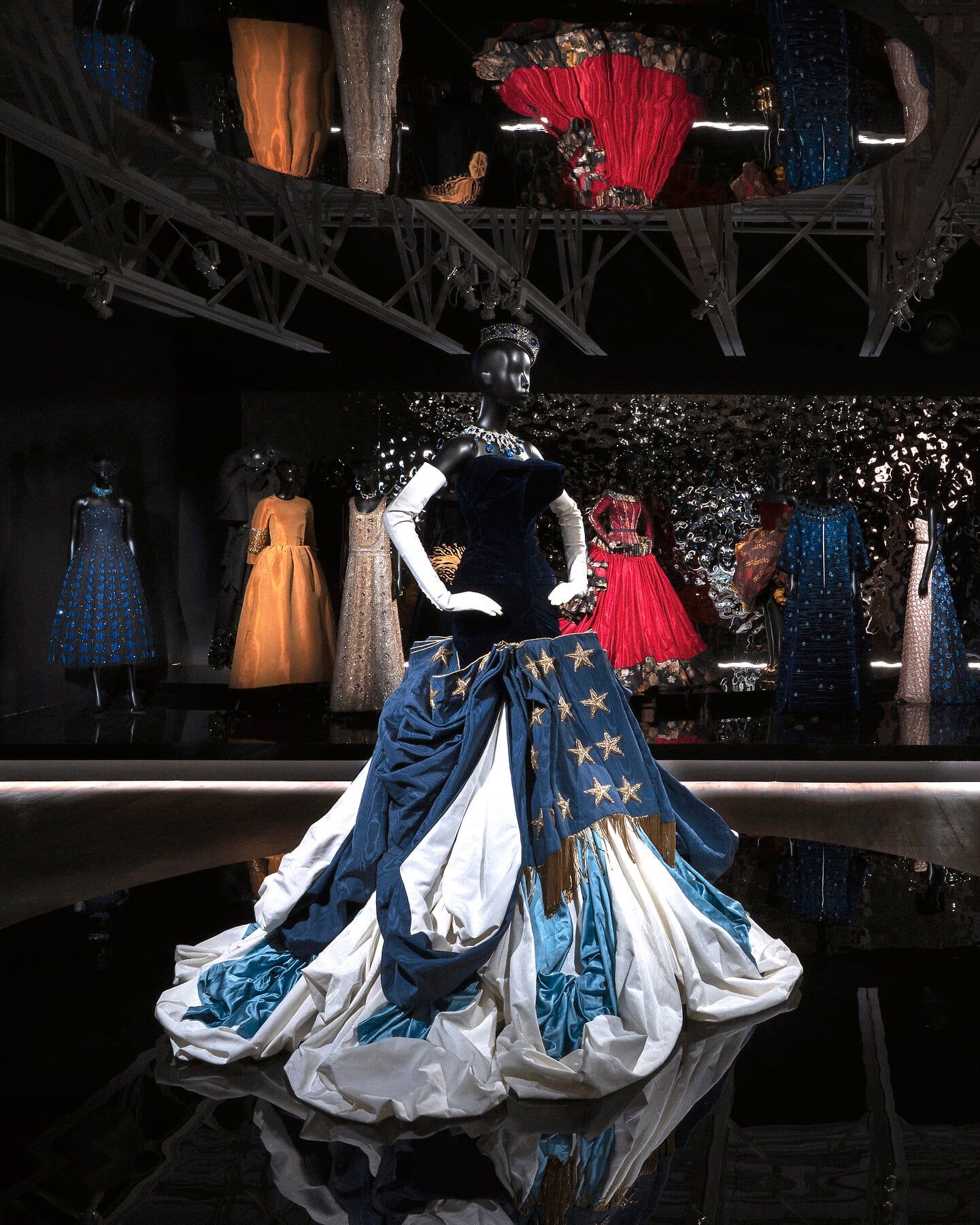 Dior: Crafting Fashion - news-savoir-faire - Fashion & Accessories | DIOR