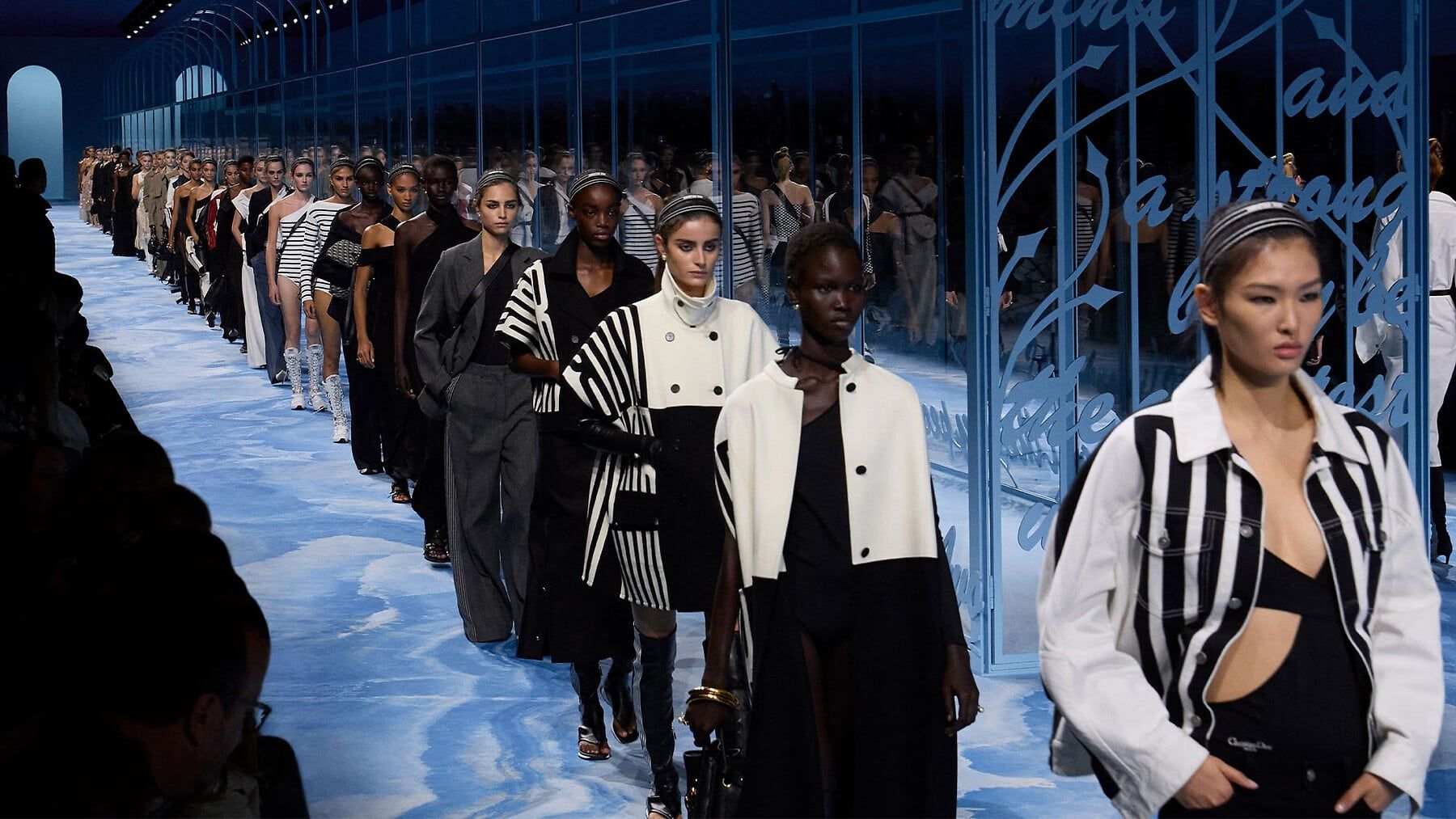 Spring Summer 2025 Ready To Wear Show Défilés Prêt à Porter Woman